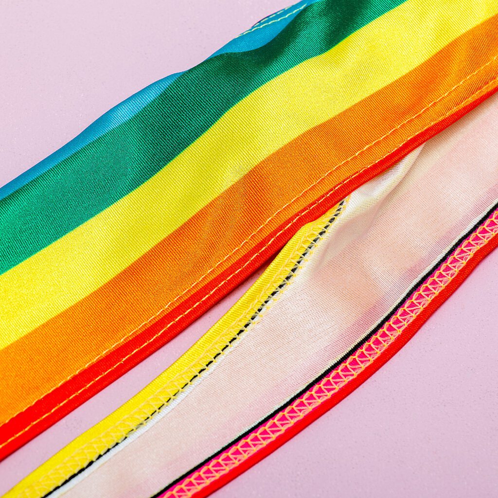 Regenboog mankini van bestel je online bij Ditverzinjeniet